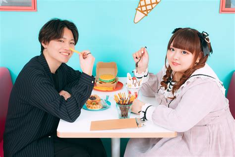 推しの彼と大好きなパフェを食べる彼女の無料の写真素材 Id 84144｜フリー素材 ぱくたそ