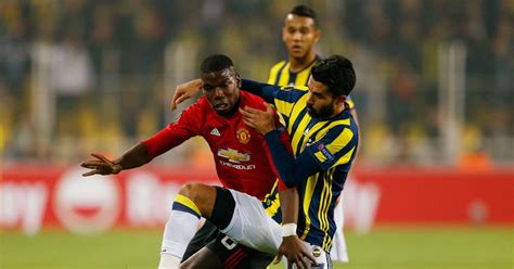 Paul Pogba Injury Manchester United Fans React As Midfielder Is Taken