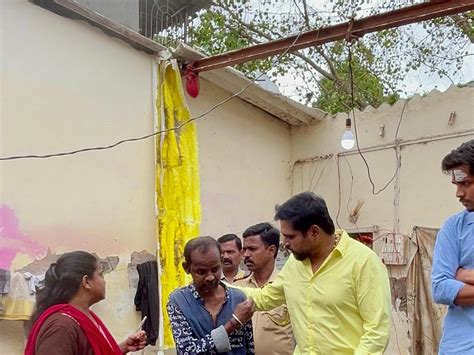 पावसामुळे पडलेल्या घरास गुंजाई फाऊंडेशनचा मदतीचा हात Marathi News
