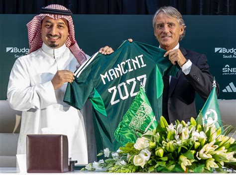 المنتخب السعودي يعود بدون مانشيني