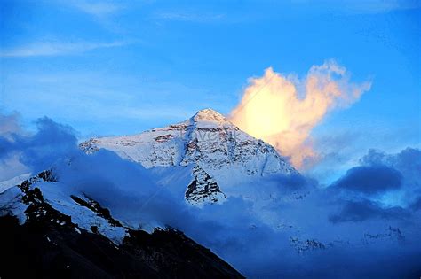 The Sunset Clouds In Mount Qomolangma Tibet Picture And Hd Photos Free Download On Lovepik