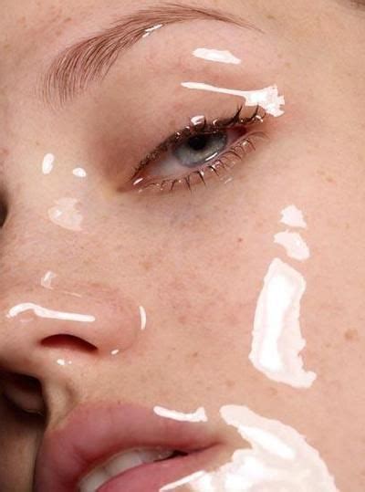 최근 의학계를 넘어 스킨케어 분야의 가장 큰 화두는 마이크로바이옴이다 마이크로바이옴은 이름 그대로 미생물 생태계를 의미한다 피부 마이크로바이옴에 접근한 랑콤이 새로워진