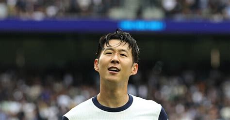 손흥민 바르셀로나 레알 맨유 이적설 토트넘 잔류 분위기 주급 유지하면서 12계약 체결 예상