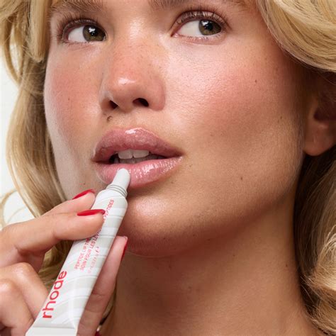 Hailey Bieber Wants To Give You Frosted Lips For The Holidays