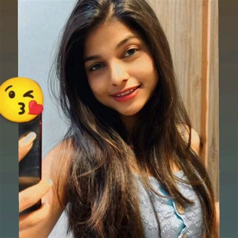 pooja (@pooja_official_s25) • Threads, Say more