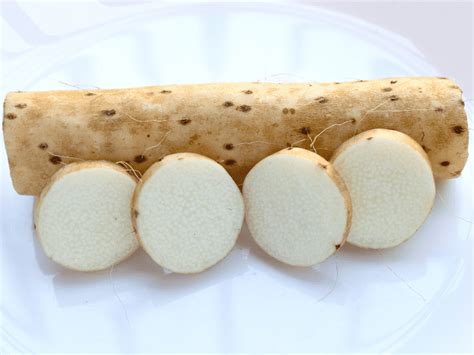 【生の長芋 Vs 加熱長芋】どっちが栄養価が高い？おすすめの食べ方を管理栄養士が解説 ヨガジャーナルオンライン