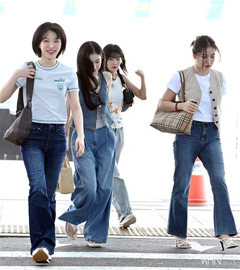 Dc 웬디갤러리🎤💙 On Twitter [ms포토] 레드벨벳 ˙4인 청바지 출국 패션˙ 출처 Mhn스포츠 네이버