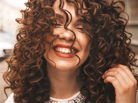 The Ultimate Guide To Taming Frizzy Curls Tips And Tricks Included