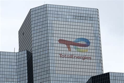 Lucro da TotalEnergies cresce no º trimestre mesmo preços mais baixos de petróleo