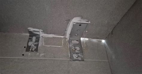 수리 과정도 알기 쉽게 알려주시고 금액도 합리적으로 잘 해주셨어요 결과도 잘 공유해주시고 친절하셔요 숨고 숨은고수