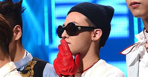 지드래곤 빨간 장갑 카리스마 포토