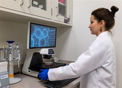 Dr Barbara Breznik Prejemnica Fulbrightove štipendije Radio Odeon