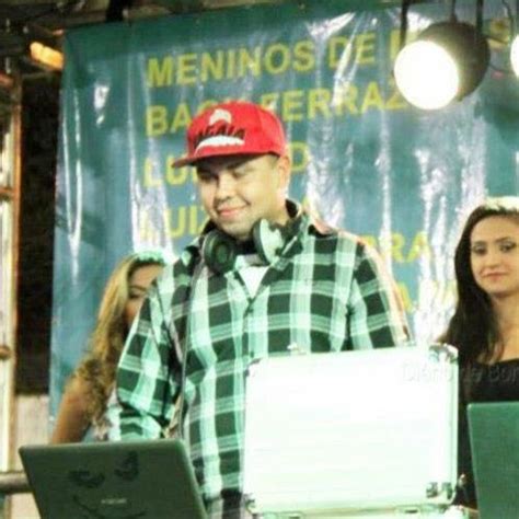 Stream MC KEVIN O CHRIS MC CALVIN E DJ RAFAEL OLIVIER SEM VOCÊ NÃO