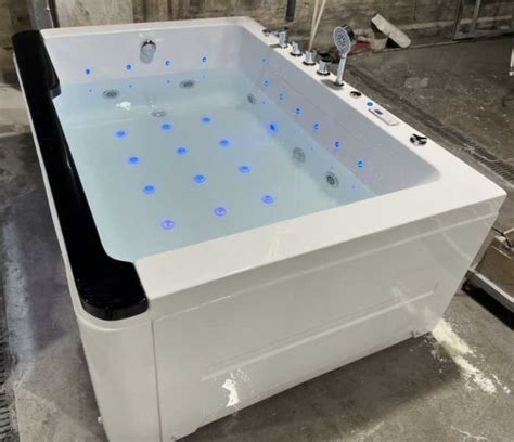 Modern Acrylic Indoor Bathtub Hydromassage Fibreglass Double Whirlpool