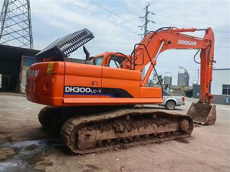 Doosan DH300 LC 7 Tracked Excavator For Sale China Shanghai FV34770