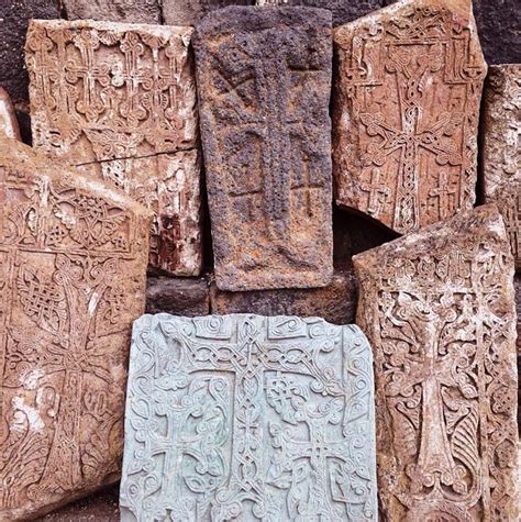 Խաչից ծնված Հայ ազգ