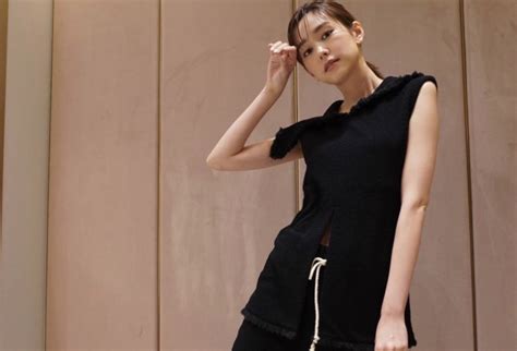 桐谷美玲、ノースリーブで夏コーデを公開！「シンプルで可愛い～」「脚長パンツ最強です」｜リアルプレス