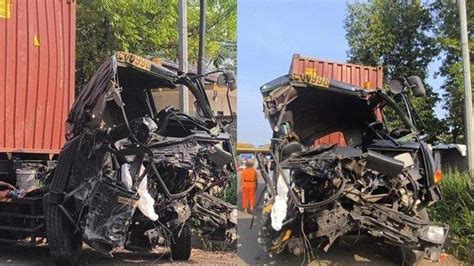 Kecelakaan Maut Hari Ini Seorang Sopir Tewas Truk Kontainer Muatan Kain Tabrak Truk Tronton