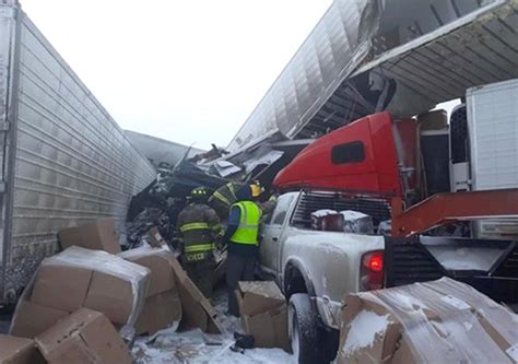 4 Dead 30 Injured In Massive Interstate 80 Pileup Local News