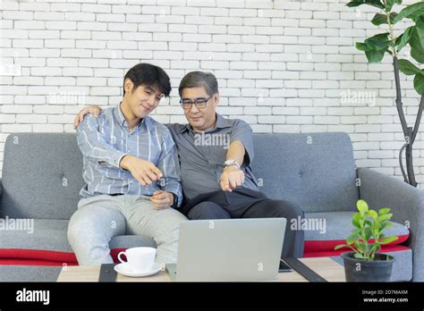Asian Father Son Talking Hi Res Stock Photography And Images Alamy