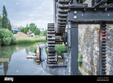 Detail Of Lock Gate Mechanism With Gear Transmission For Manual Operation With Muscle Power And