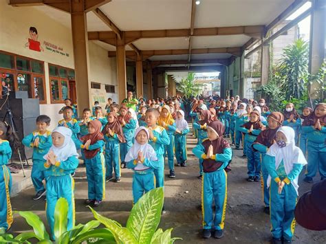 PERINGATAN HARI PEDULI SAMPAH NASIONAL HPSN UPT SD NEGERI 144 GRESIK