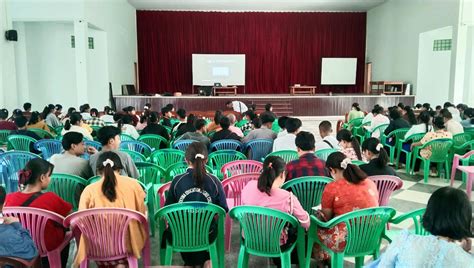 မိုးကောင်းမြို့၌ ၂၀၂၅ ခုနှစ် တက္ကသိုလ်ဝင်စာမေးပွဲ ပြန်လည်ဖြေဆိုရန်အတွက် Grade 12 သင် ဆရာ၊ ဆရာမမ