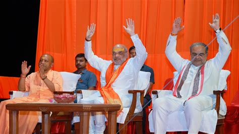Amit Shah Cm Yogi Attend Ganga Aarti At Varanasis Dashashwamedh Ghat
