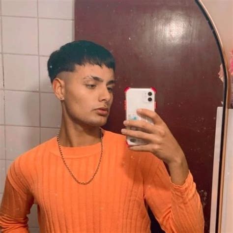 Aaron Aarondamm • Threads Say More