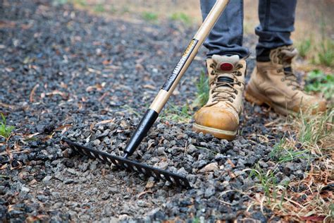 Gardenmaster Garden Rake 14 Tine Mitre 10