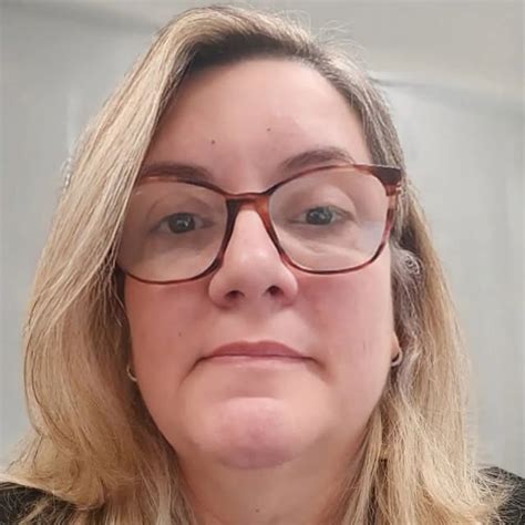 Lara Moreti Lara Moreti On Threads