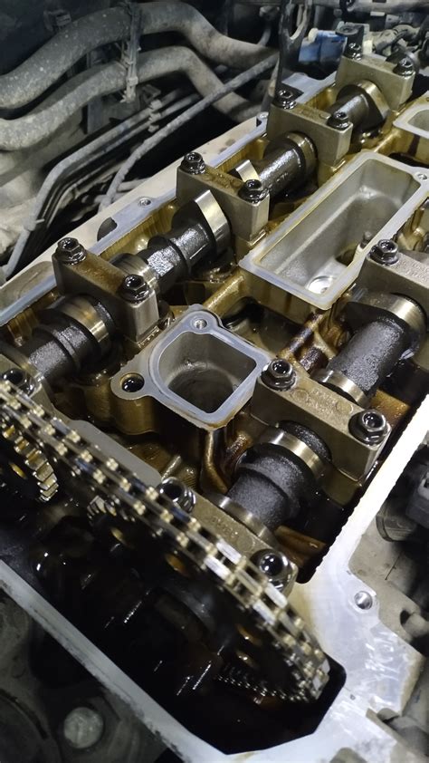 Прокладка клапанной крышки. — Volvo S40 (2G), 1,8 л, 2007 года ...