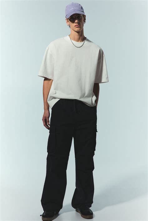 ซื้อ Oversized Fit Cotton T Shirt ออนไลน์ สำหรับผู้ชาย Handm Thailand