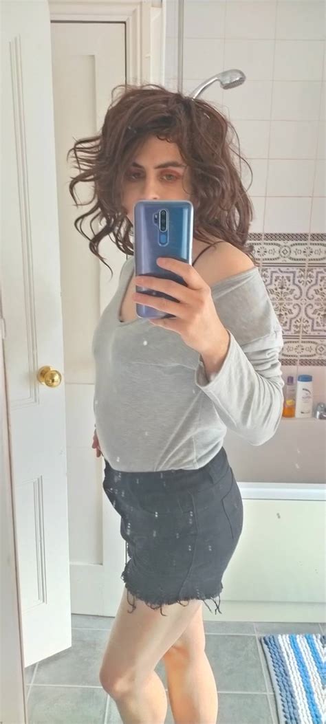 Half Winter Half Summer All Completely Unaware Of The Seasons Scrolller