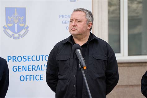 Україна отримала від Франції другу мобільну ДНК лабораторію Вечірній Київ