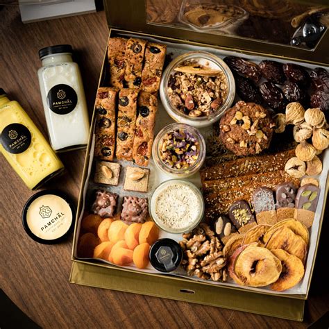 Arrangements And Assorted T Boxes Pamchal