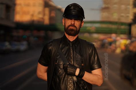Boundrope On Twitter Light On Leather Leatherman Bluf