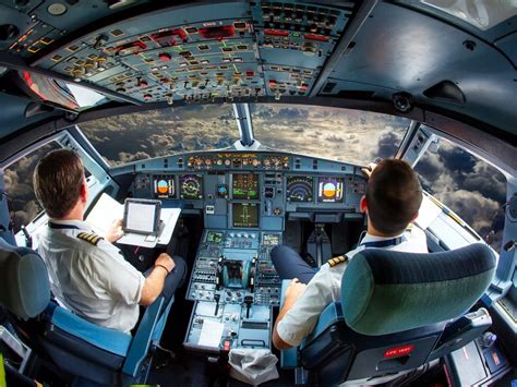 Rusya, Pilotların Yabancı Havayollarına Gitmesini Nasıl Engelliyor ...