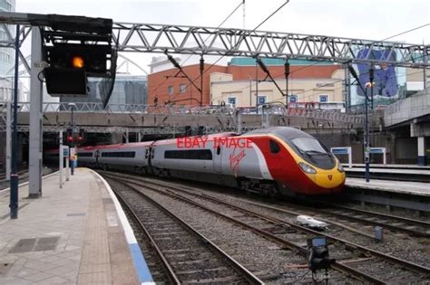Photo Class 390 1 Pendolino 11 Car Emu No 390 157 Chad Vara Entering