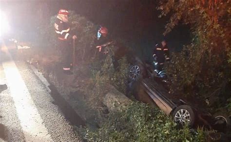 FOTO Doi copii răniți într un accident pe Valea Oltului Patru