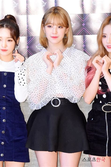 프로미스나인 백지헌 상큼한 단발 미모