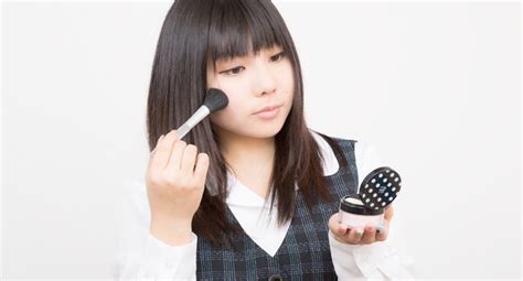 社会人のマナーとされるメイクについて！すっぴんは非常識なのか？ あるある情報