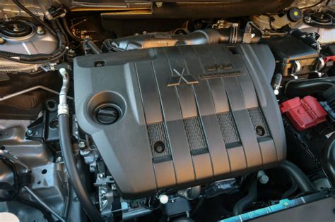 Mitsubishi Outlander 3 (2015-2021) цена и характеристики, фотографии и ...