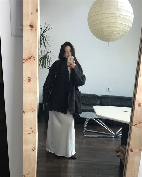 티슈 길가에 이렇게 허브 나무가 있을줄이야 맞나요 만져봤을 때 향이 익숙한 허브향이 엄청 났는데 💬이거 그