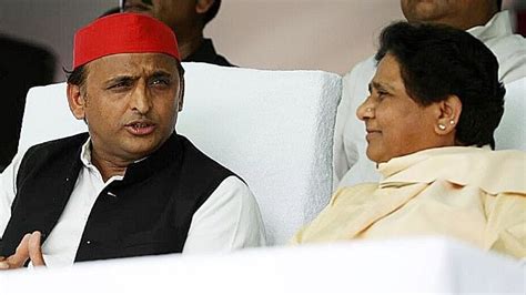 Up Politics Akhilesh Yadav Honored Mayawati Created A Stir In Uttar