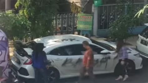 Viral Mobil Cewek Cantik Dicoret Coret Cacian