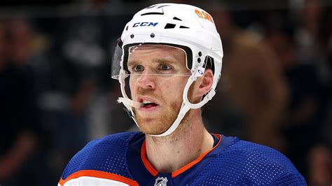 Connor Mcdavid Inexplicably Receives Rogue Fifth Place Vote For Hart Trophy Yahoo Sports
