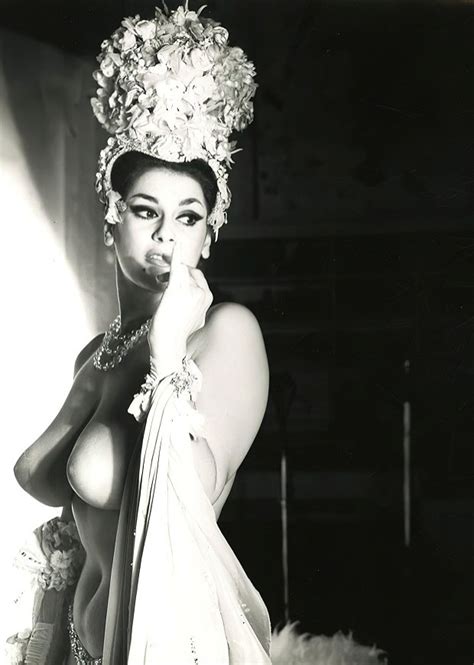 Burlesque Queen Dennisg