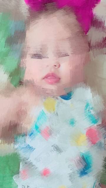 四个月婴儿吐舌头婴儿脑瘫的六大信号 随意云