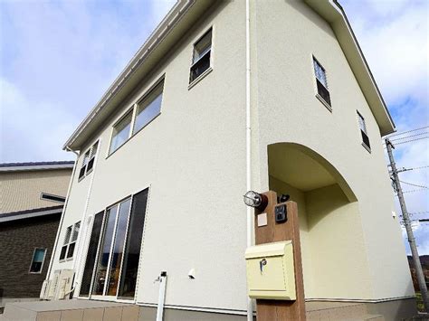 枕木の門柱のあるエクステリア 長野市長野県で注文住宅新築一戸建ては自然素材デザインに強い工務店へ